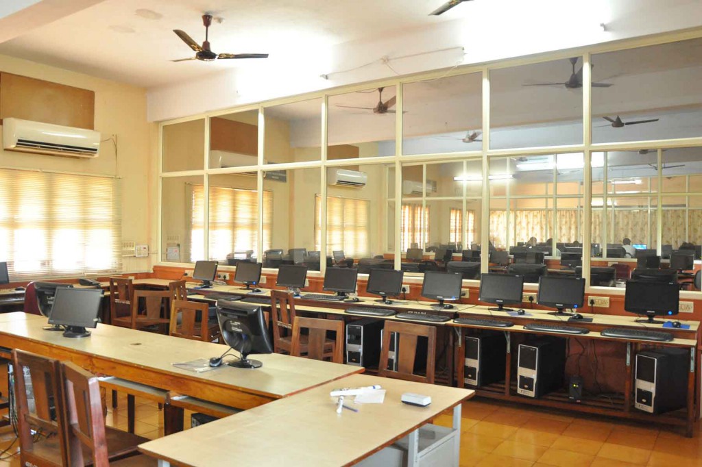 Computer Lab – Govinda Dasa College