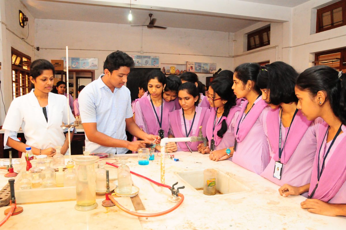 Science Laboratories – Govinda Dasa College